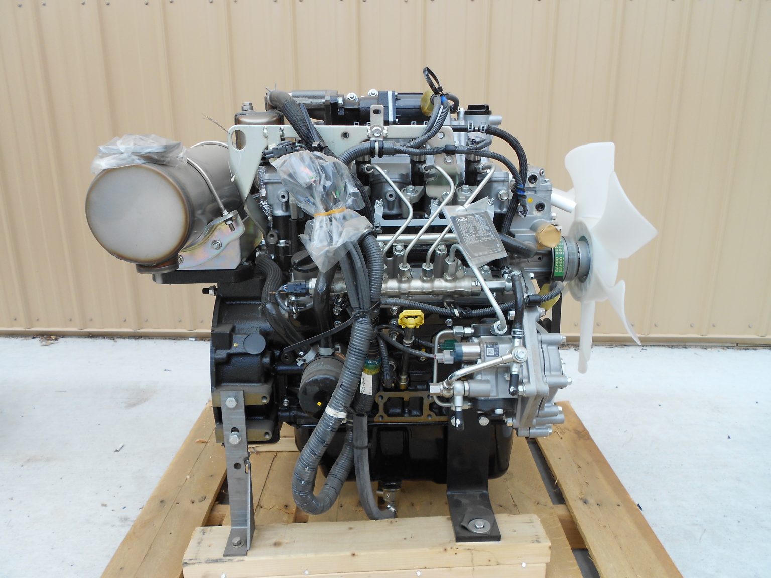 2013 Isuzu 4LE2T – National Equipment Sales